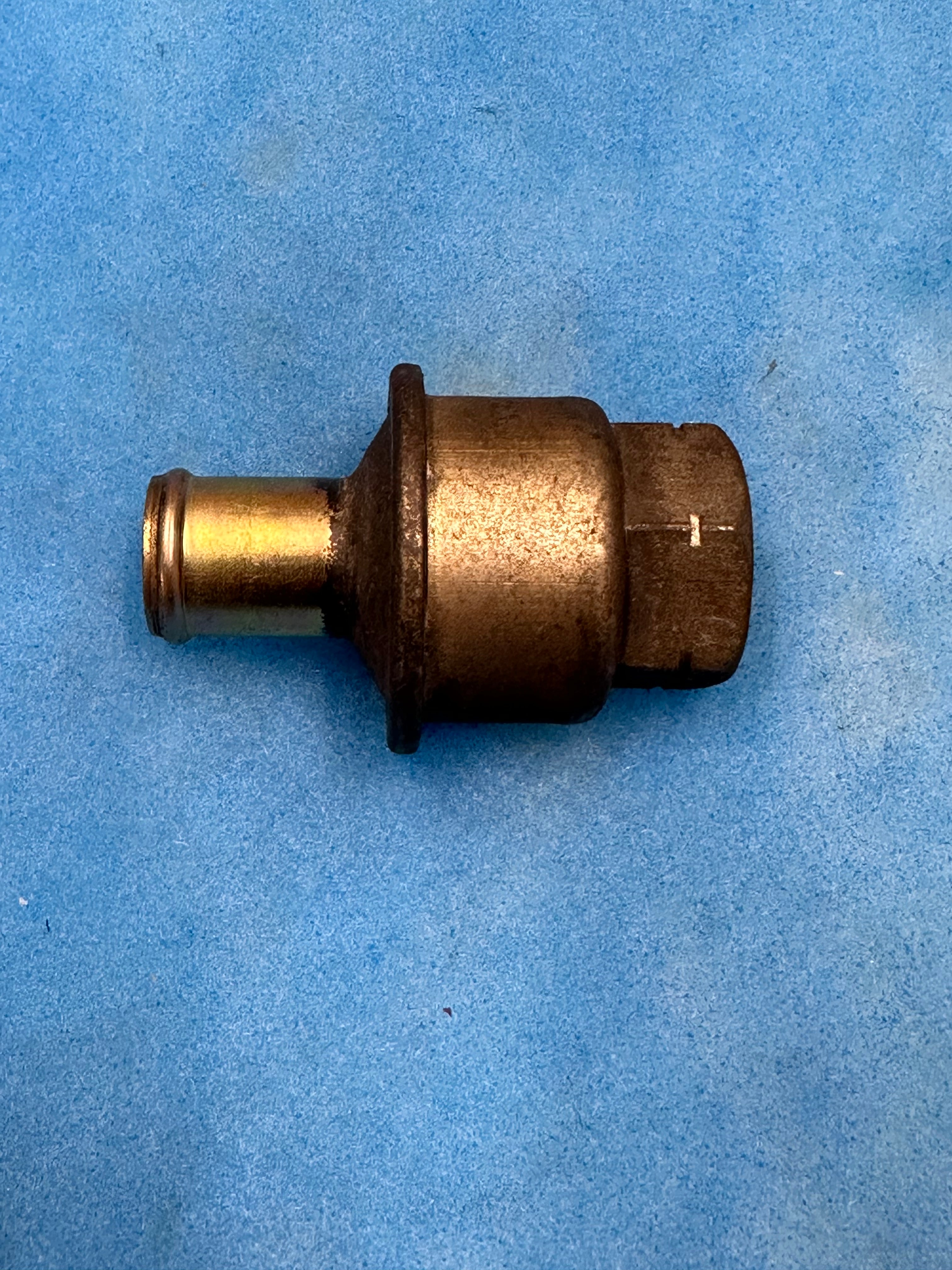 #30 928 Air Injection Check Valve – 928 Porsche Parts